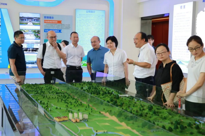 邓建英赴平益公司调研 集团要闻 湖南建设投资集团有限责任公司